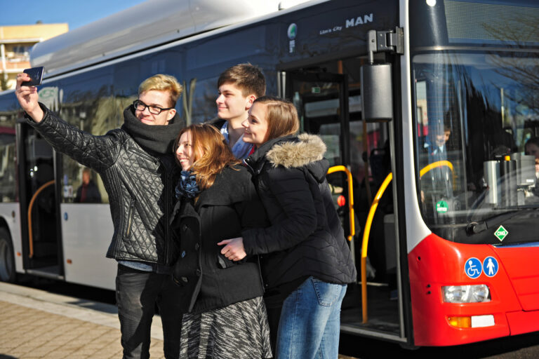 Schüler und Auszubildende — Verkehrsverbund Mittelsachsen